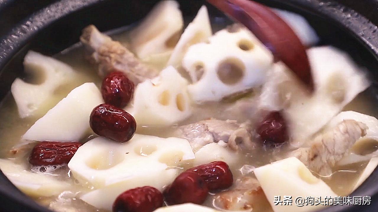 Stew lotus root soup, don't put it in the pot directly, teach you the ...