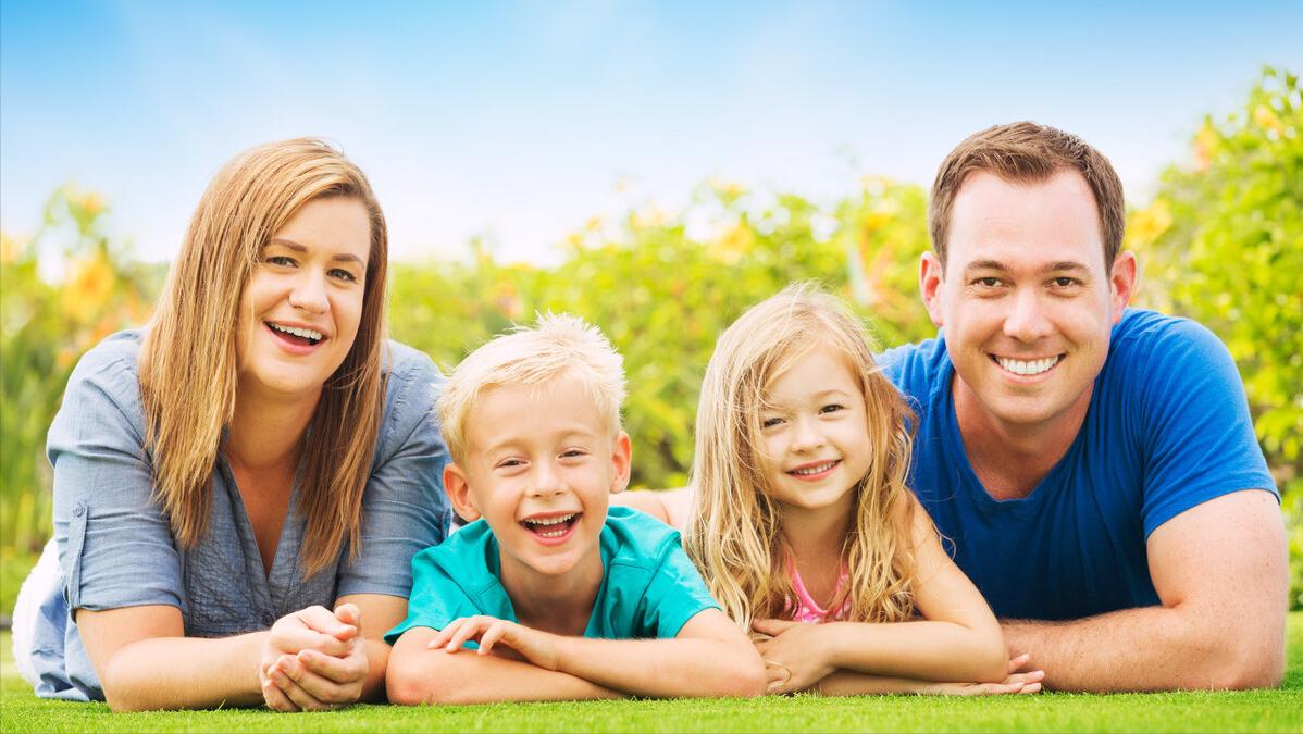 How to create a positive family living environment for children? - iNEWS