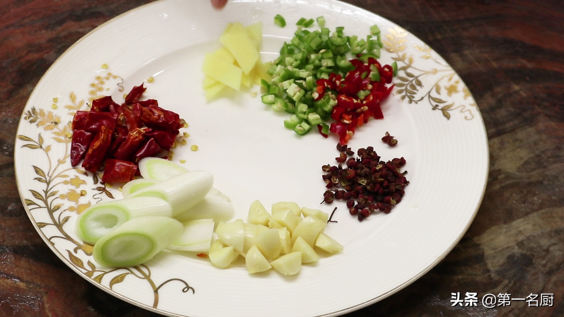 How to make snails delicious?Try it with this kind of ingredients, it's ...