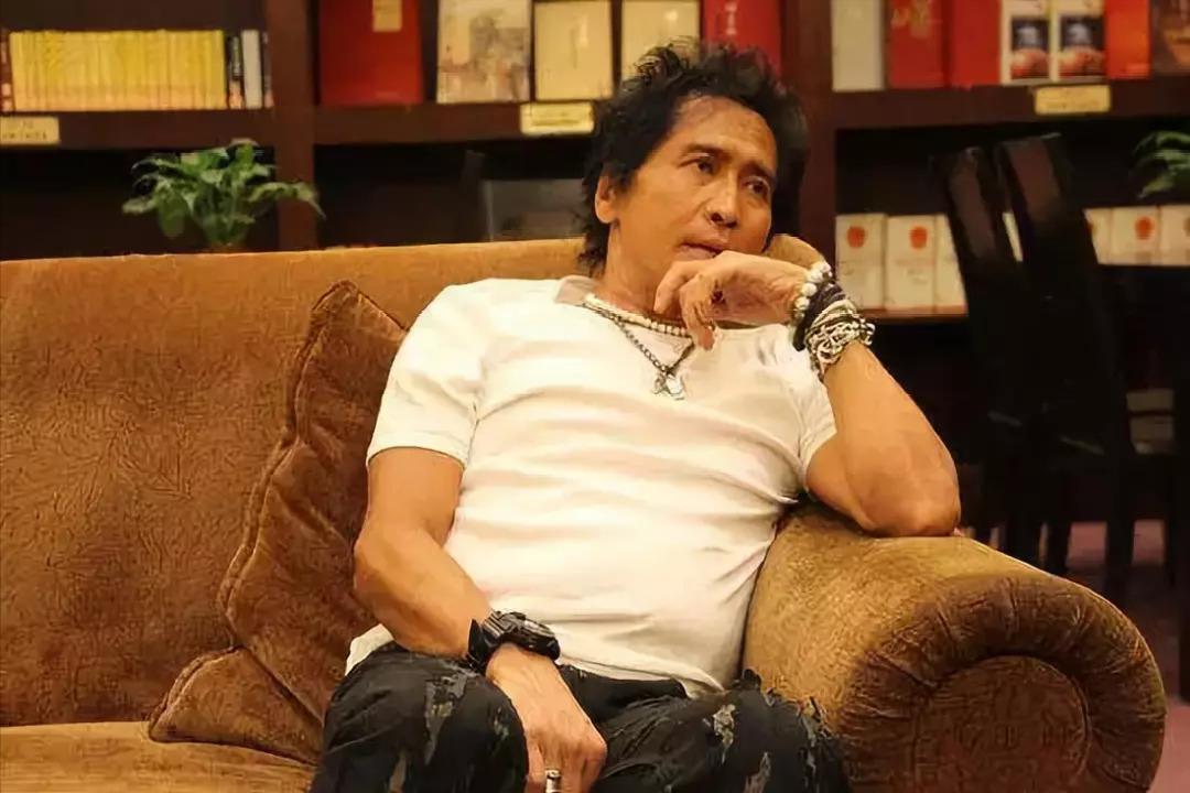 Qi Qin retired and was ridiculed and couldn't afford to lose!Replaying ...