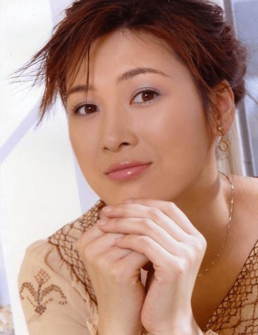 "The Goddess of Bright Sword" Tong Lei: married 18 billion rich ...