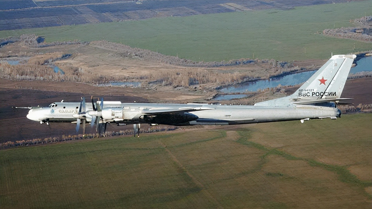 Overwhelming momentum: beautiful photos of the three main bombers of ...