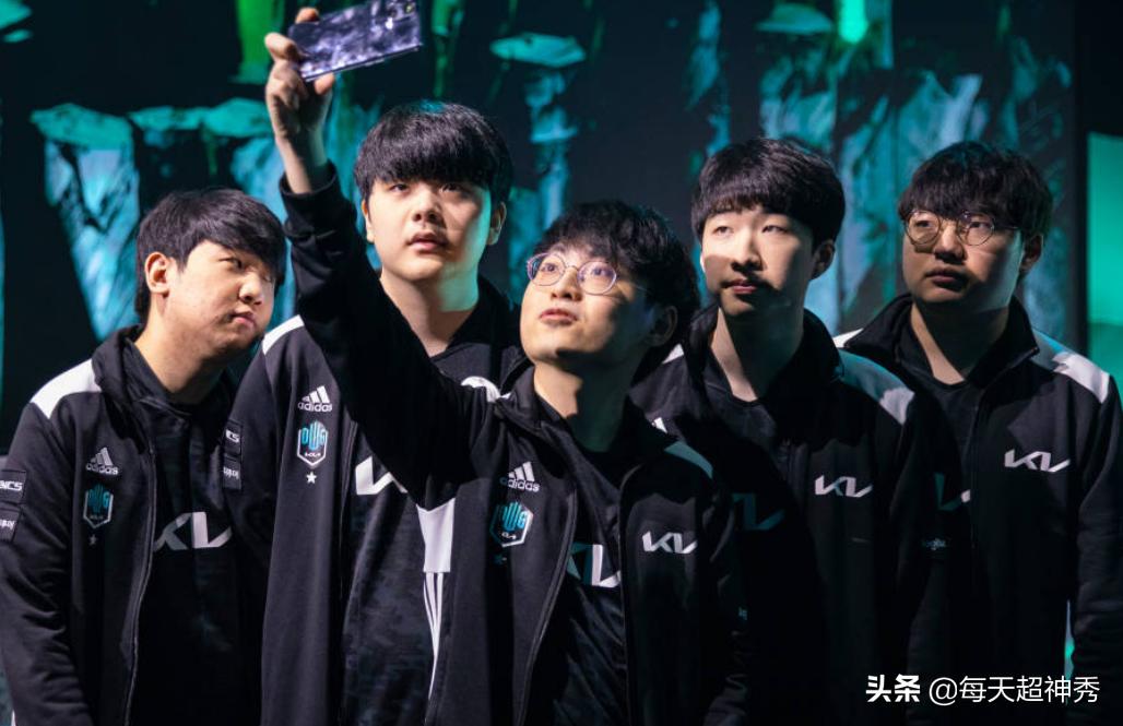 Leading DK to advance to the Msi semi-finals, ShowMaker talks about RNG, Cryin becomes a ...