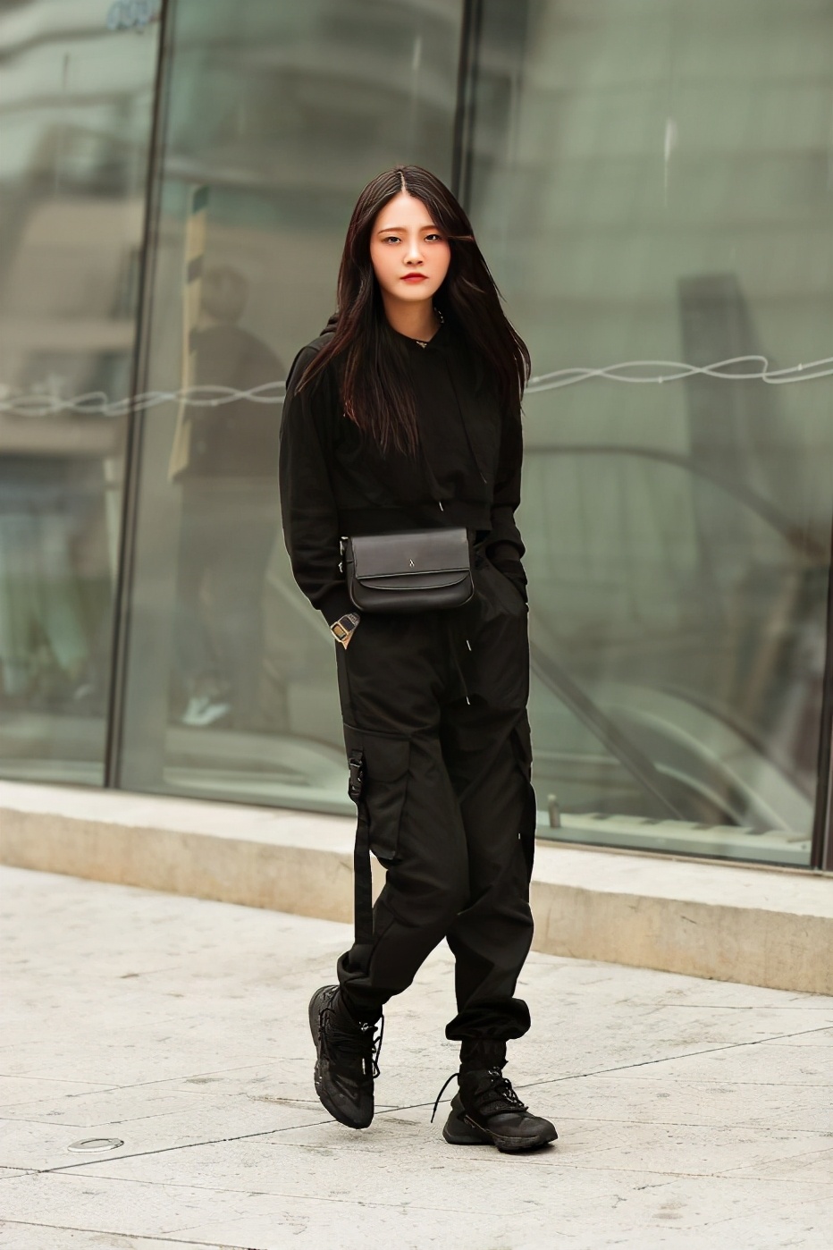 The all-black temperament is matched with 16 models, simply look at the ...