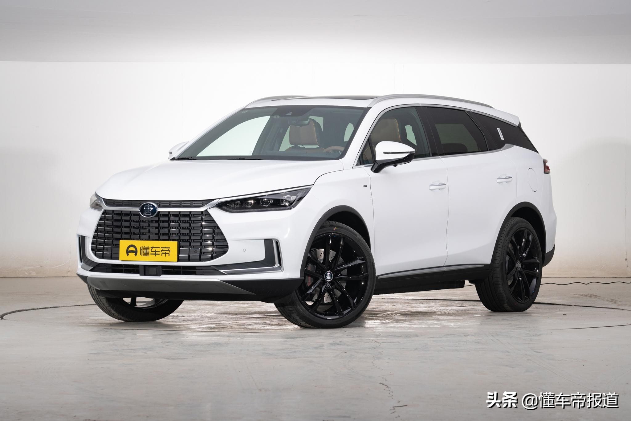 Equipped with BYD "blade" battery Hongqi E-QM5 will be put into ...