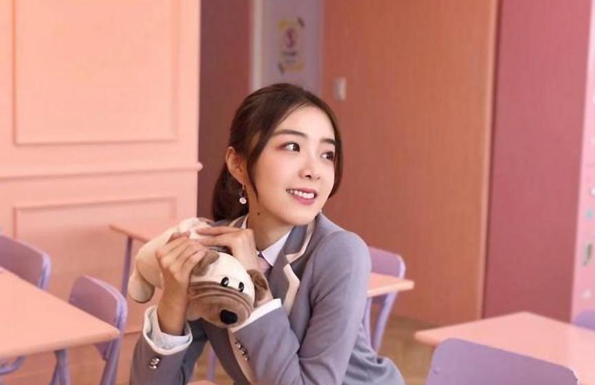 Yu Shuang tried the "Kasha dress", the stunning style became the focus ...