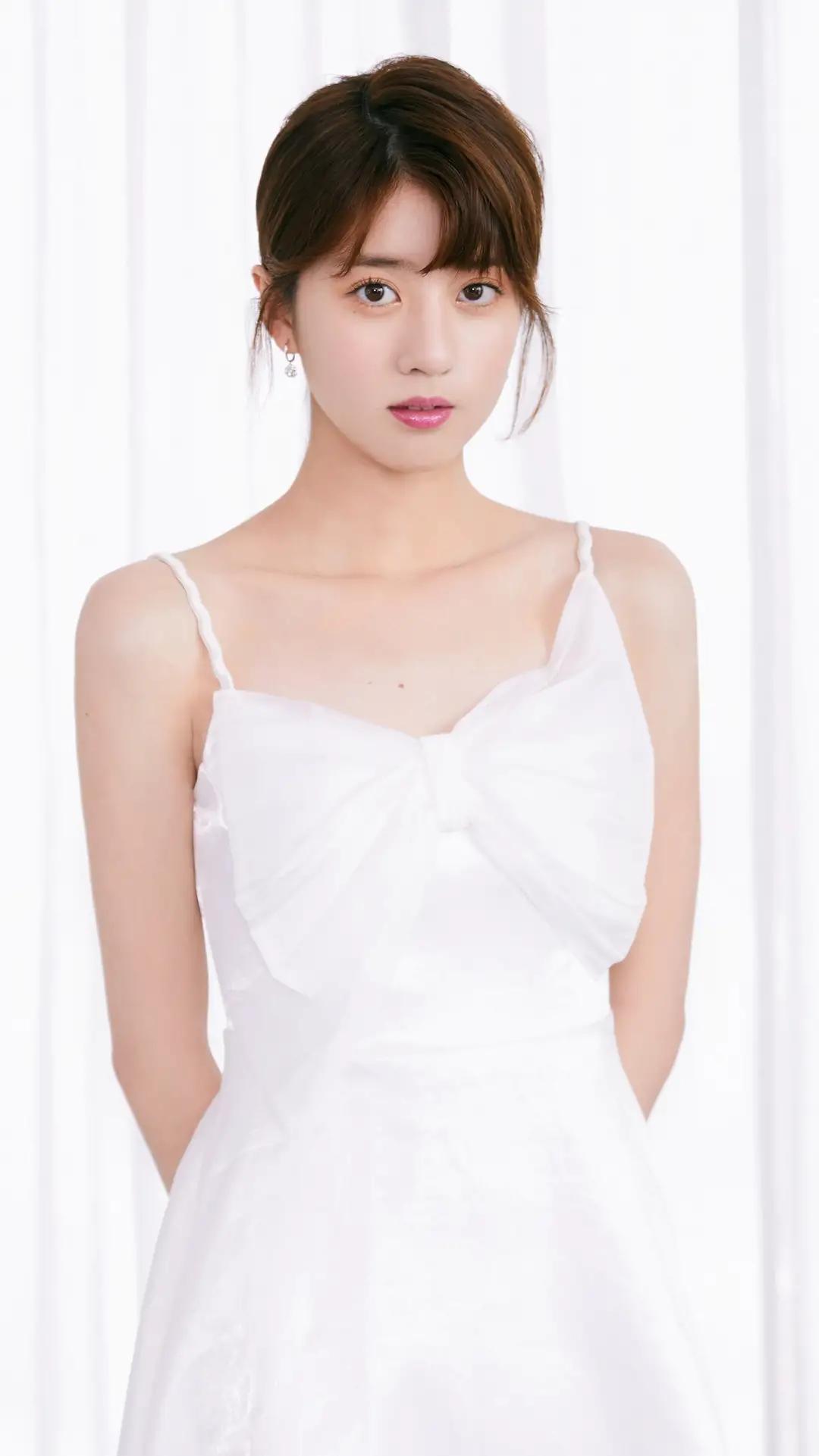 Li Kaixin, who is as flowery as jade, icy and jade - iNEWS