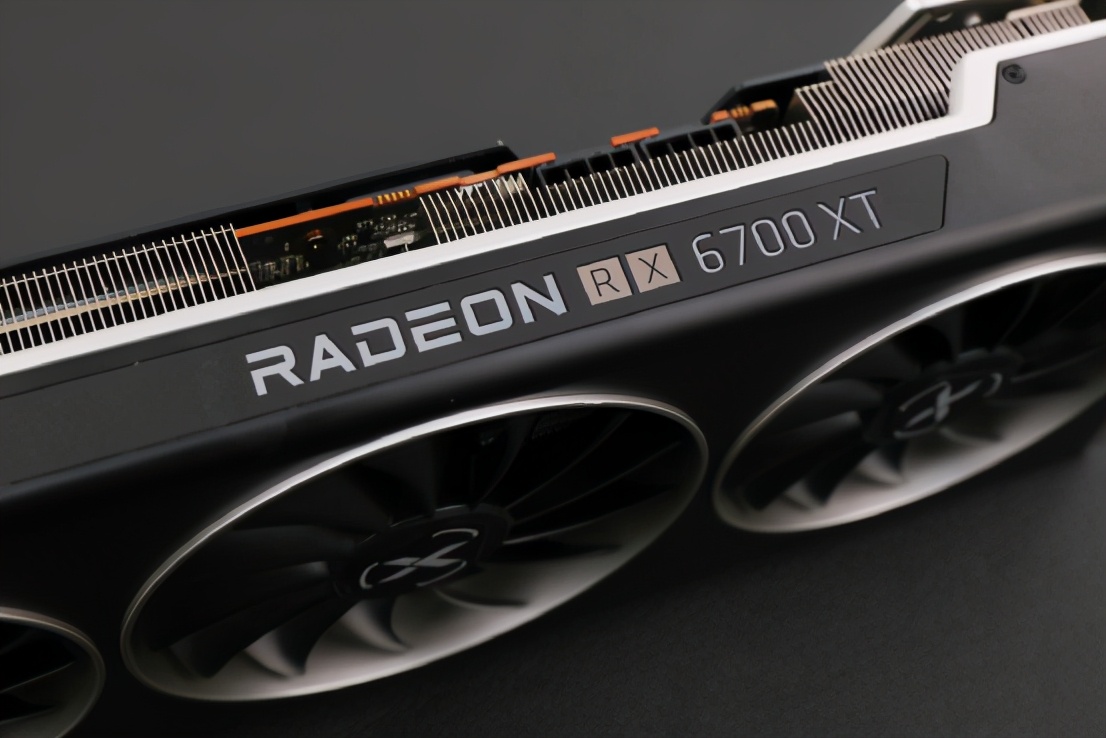 Dessert meets flagship, XFX XFX RX6700XT overseas version 3A set fights ...