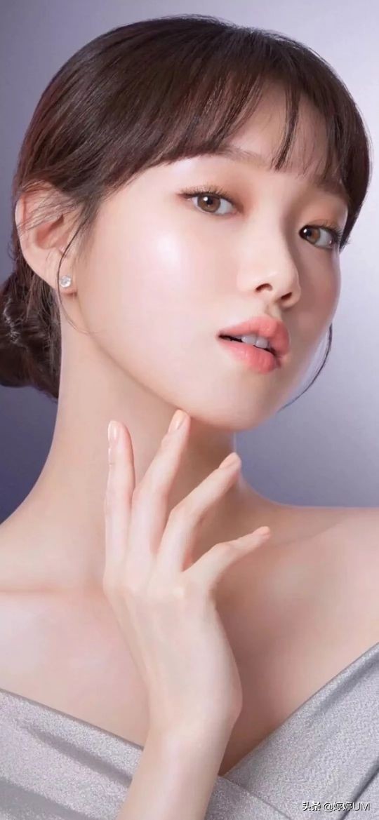 South Korean leg spirit Li Jingwen, the heroine in "Weightlifting Fairy ...