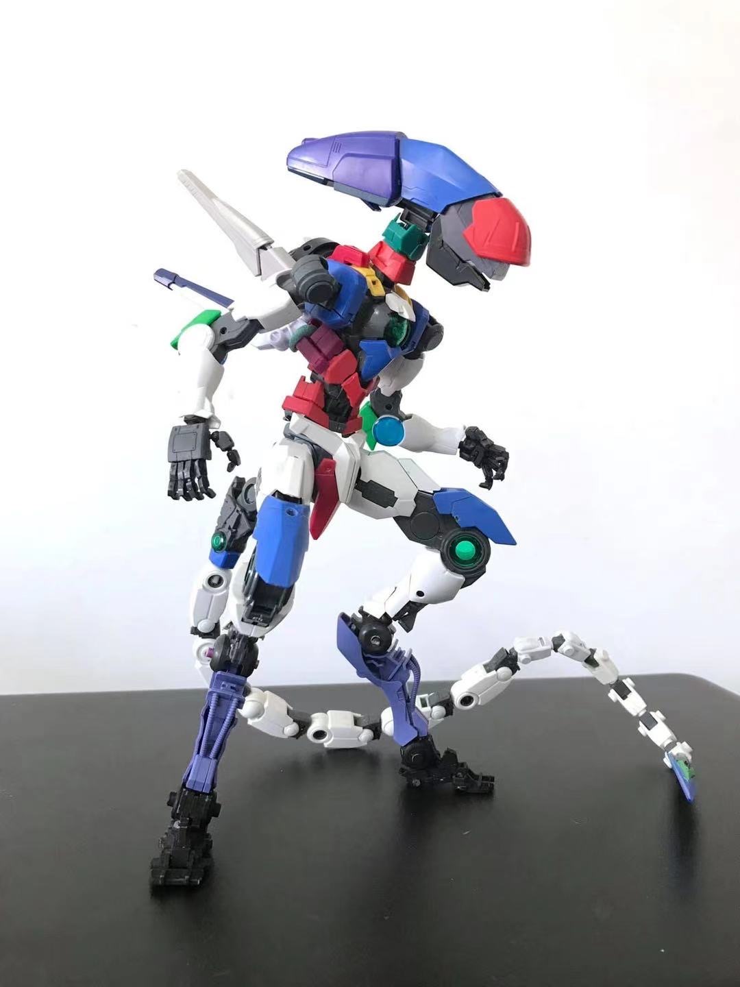 Five 00 series Gundam model transformations, Alien, Statue of Liberty ...