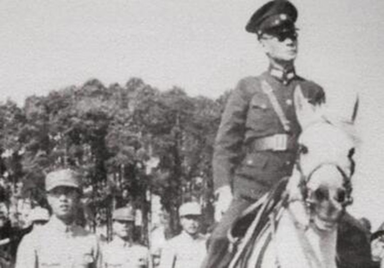 In 1946, Kong Lingjun was molested by Long Yun's son. The two sides ...