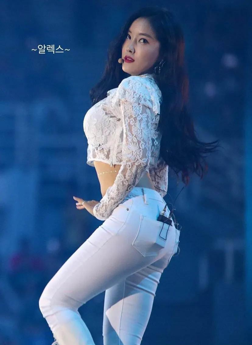 South Korean actress Park Hyo-min, super long beautiful legs, boasting ...