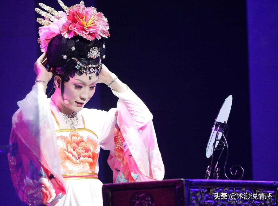 Li Yugang was "caught" away from the backstage of the show?The reason ...