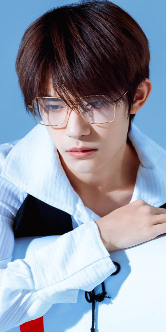 Portraits of Qian Xi, Reba, Wang Yibo, Cai Xukun, Zhao Lusi, Ju Jingyi ...