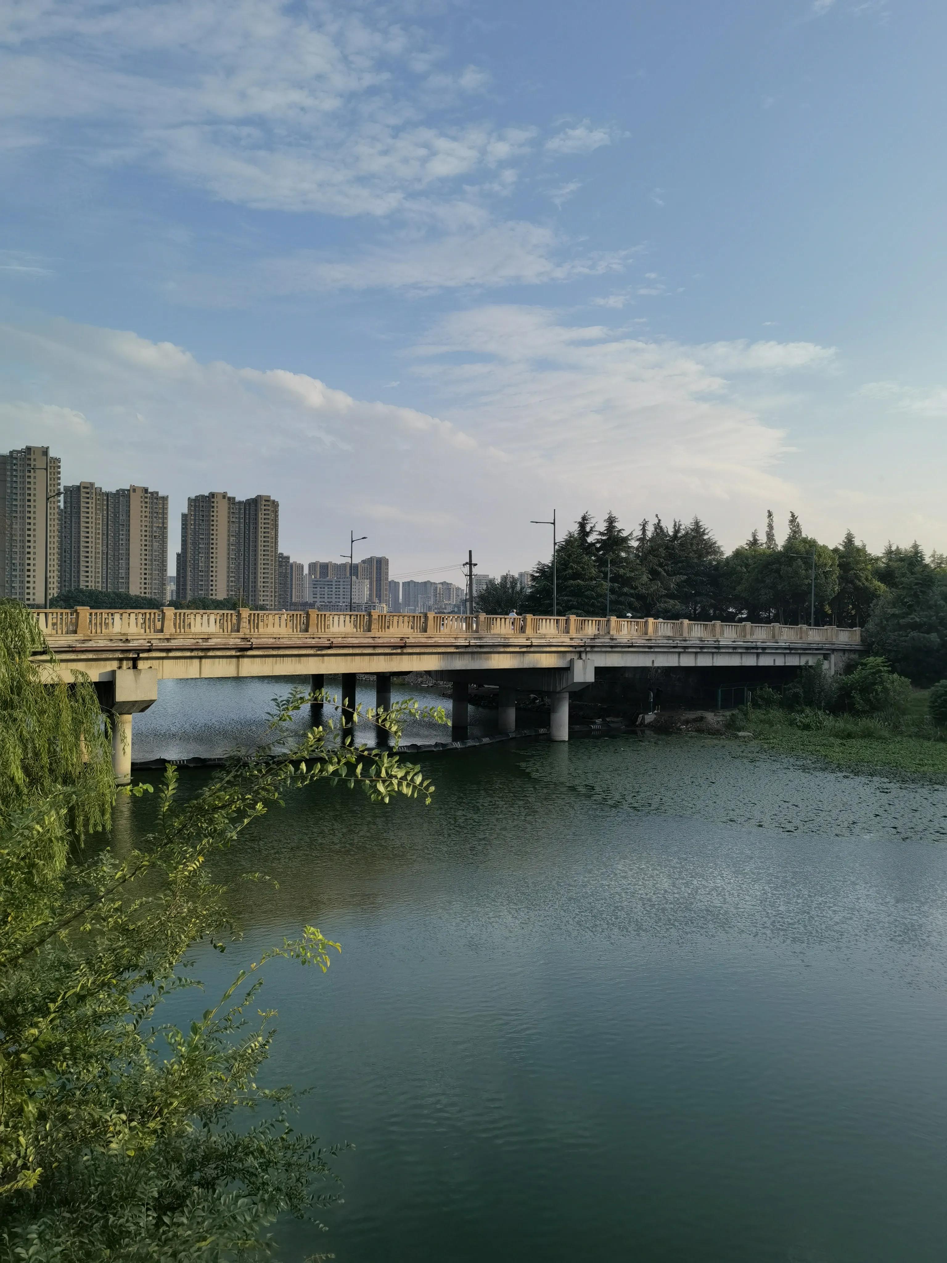 Beautiful view of Wuxi Lihu Lake - iNEWS