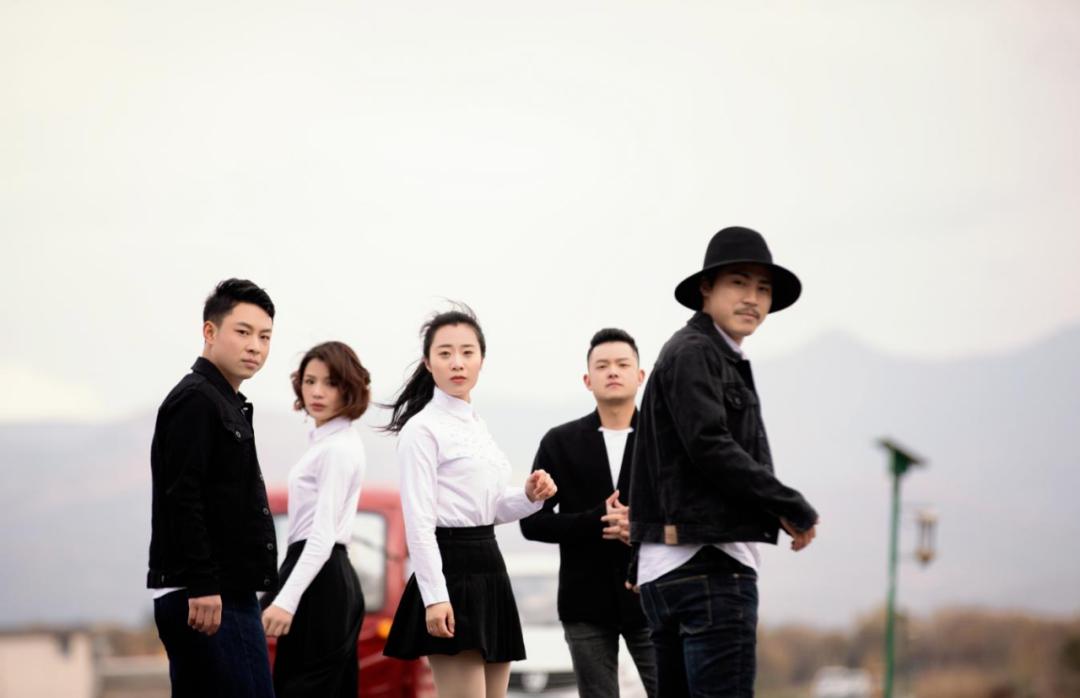 The folk songs are back!Yuhe Square in the Old Town of Lijiang is ...