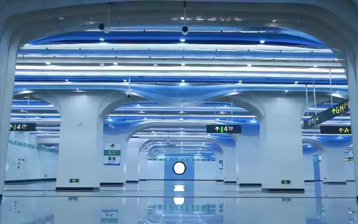 Chengdu's most beautiful subway station, like a dream, like a fantasy ...