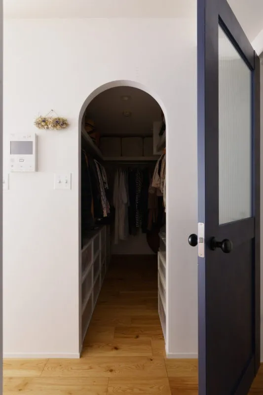 63 square meters of minimalist style, just to give children plenty of ...