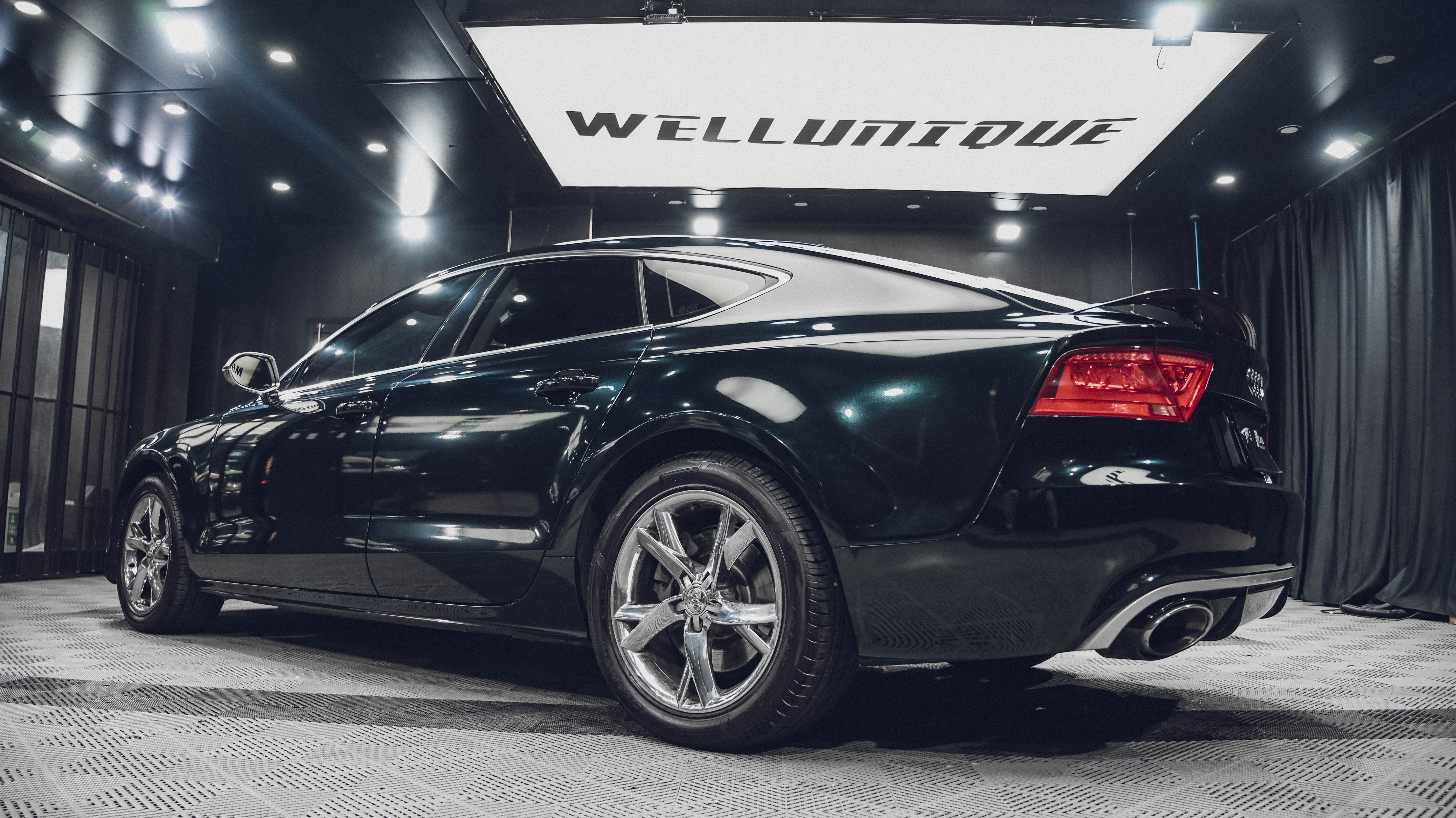 Audi A7 stickers emerald green change color - iNEWS