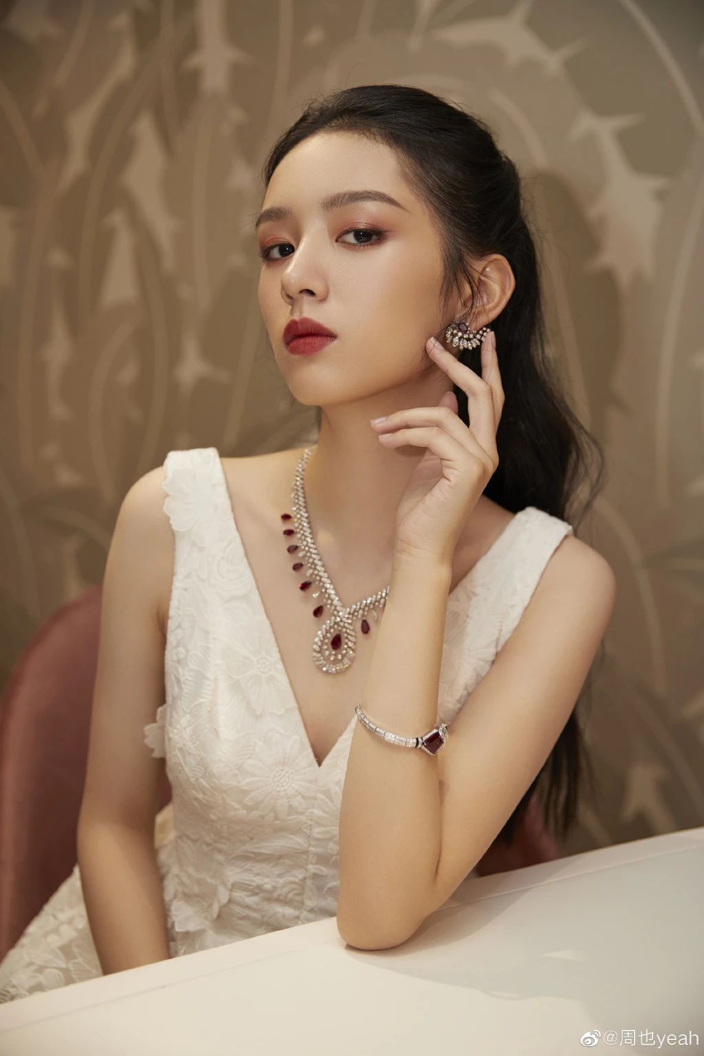 Ju Jingyi vs. Zhou Ye: The Beauty Template was born, will everyone be ...