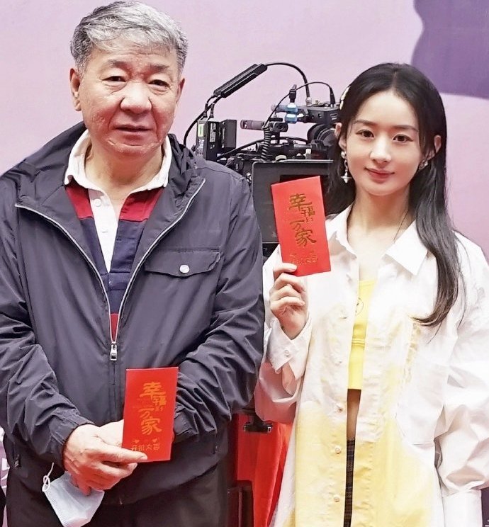 Zheng Xiaolong will make a movie again 20 years later. 8,000 people will choose the heroine Guan ...