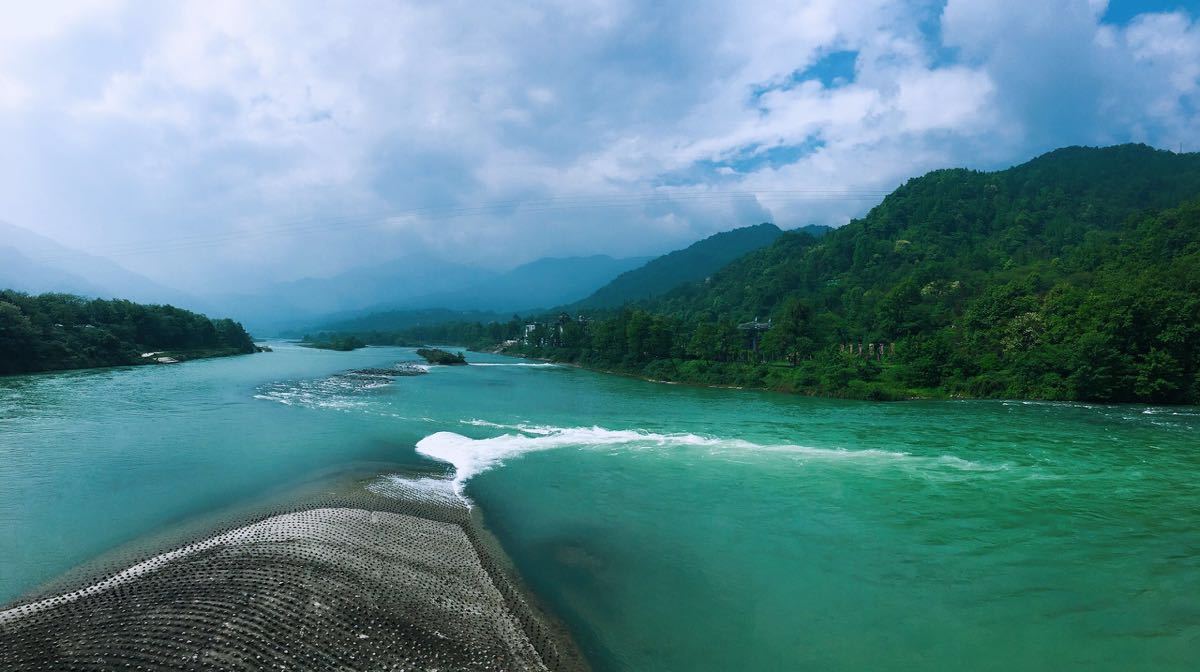 The Ling Canal connects the Xiang River and the Li River, and connects ...