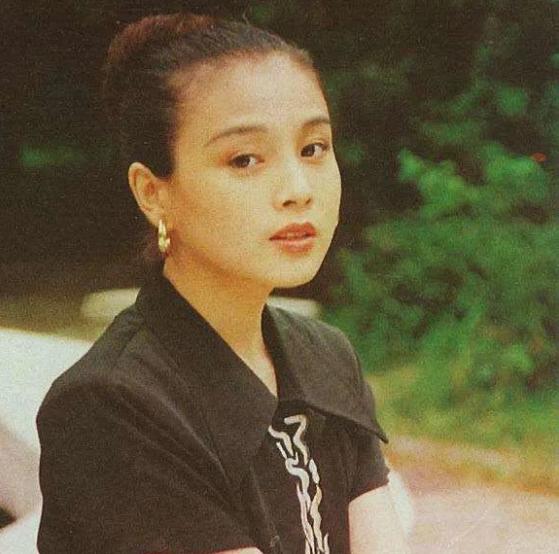 "Red Star in the 90s" Zhao Mingming: Give up his career for love, pain ...