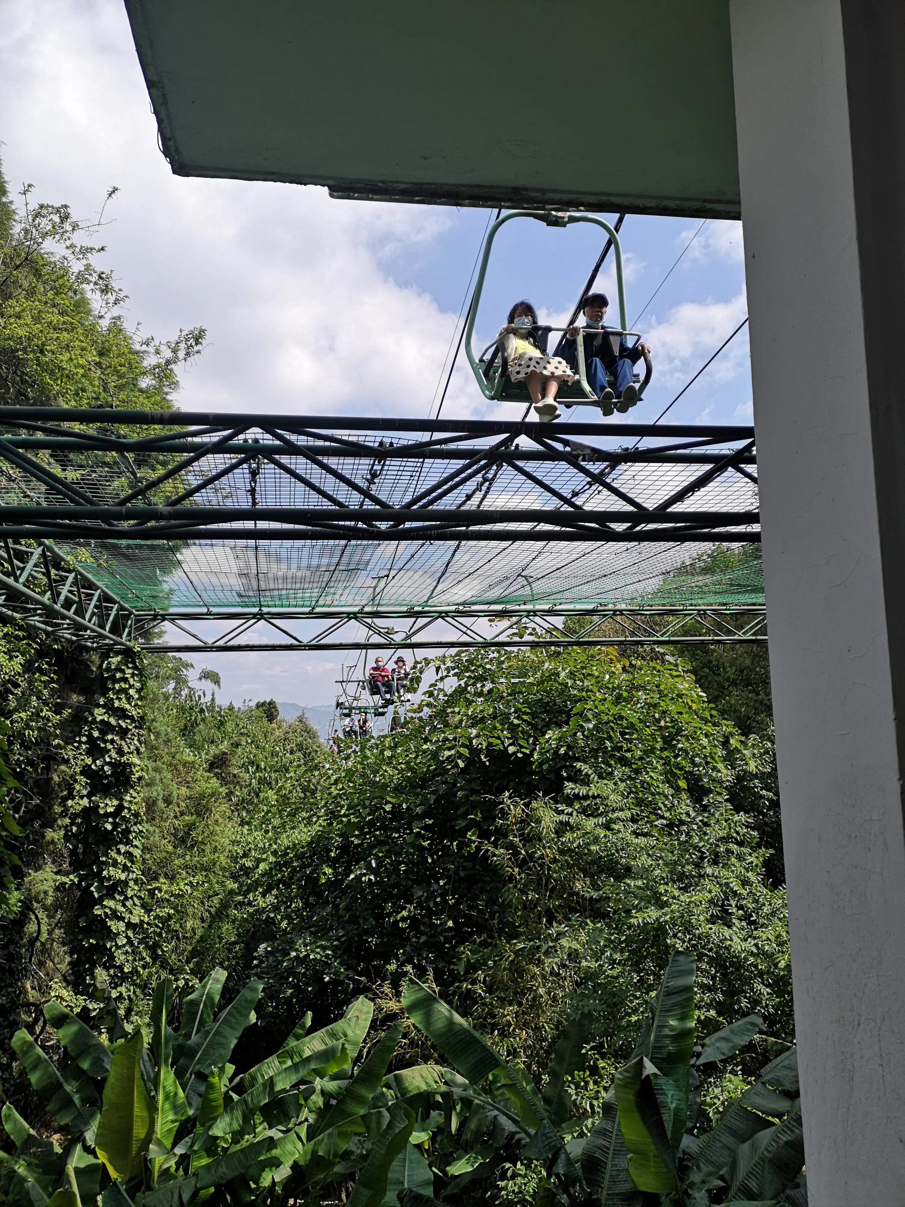 Xishan Scenic Area rides the ropeway, climbs to the Dragon Gate, and ...