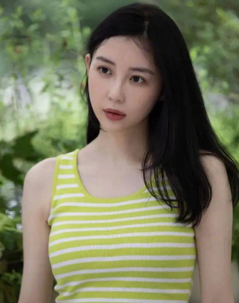 Wilber Pan's wife took a photo shoot, praised as an angel face and a devil figure, hitting the ...