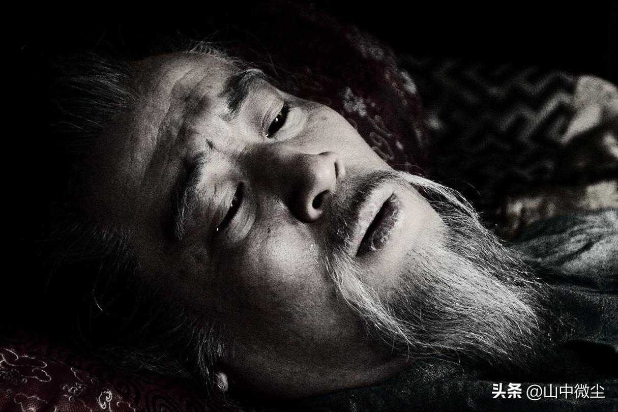 Why do you say that Liu Bei can't really help?Sima Hui has long seen ...