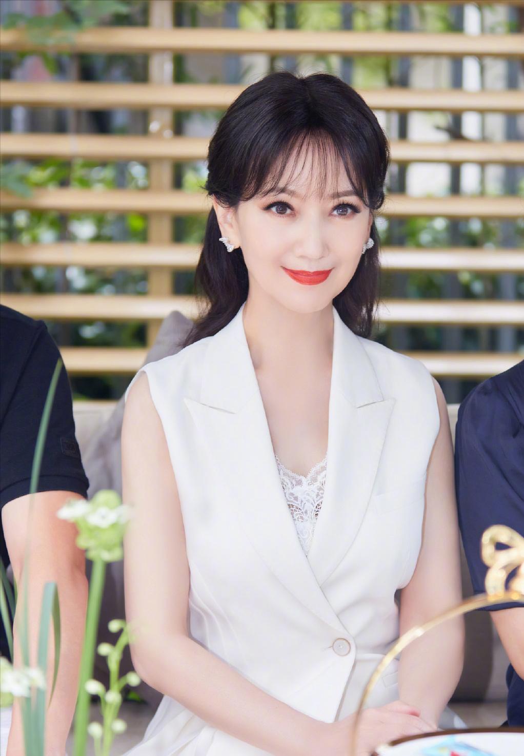 Zhao Yazhi wears what an "old man" should look like. The tasteful ...