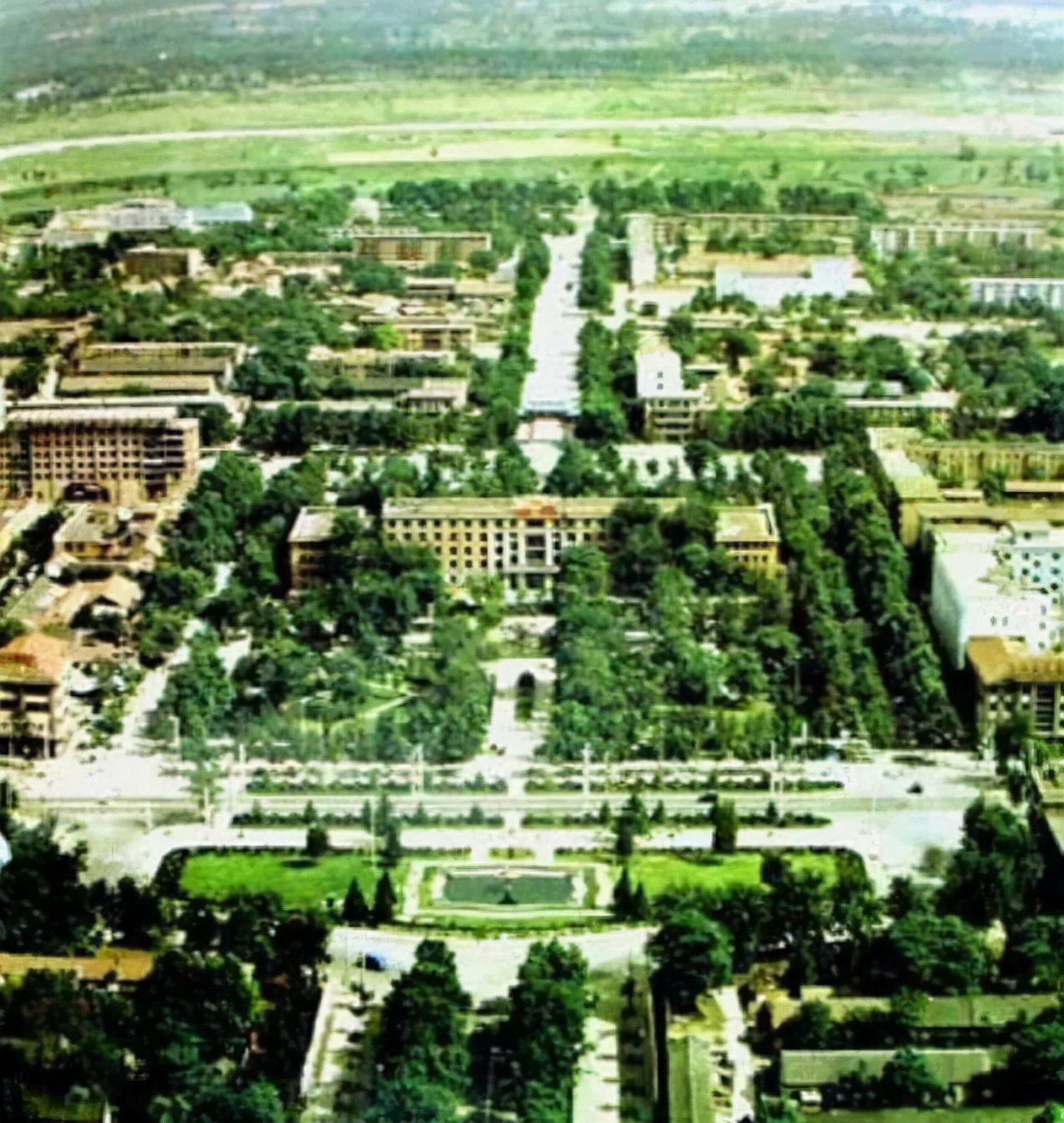 Old photos of Luoyang in the 1980s. The Longmen Bridge is spectacular ...