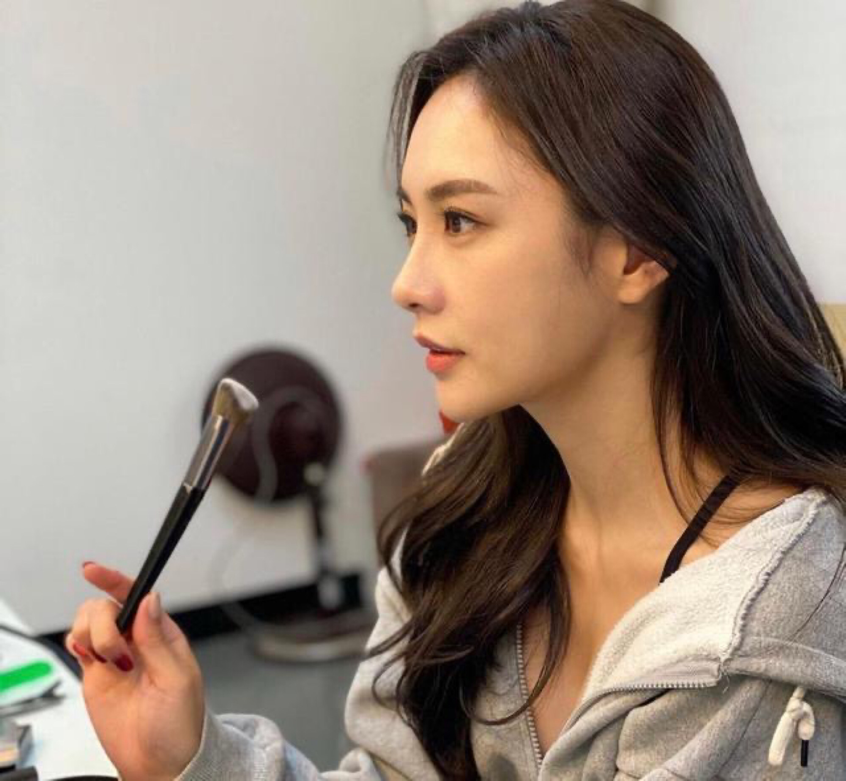 Korean fitness instructor, 103 pounds of hourglass figure is as ...