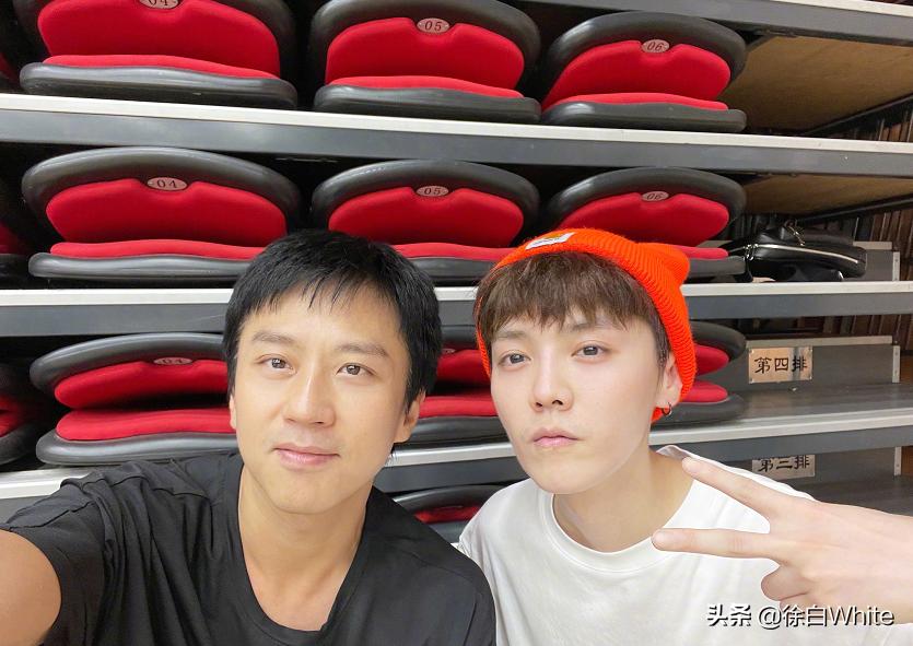 Deng Chao asked the netizens online for help, who can take Lu Han away and pestering him to play ...