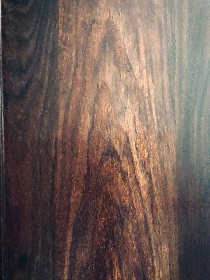 Light and shadow notes of red sandalwood texture - iNEWS