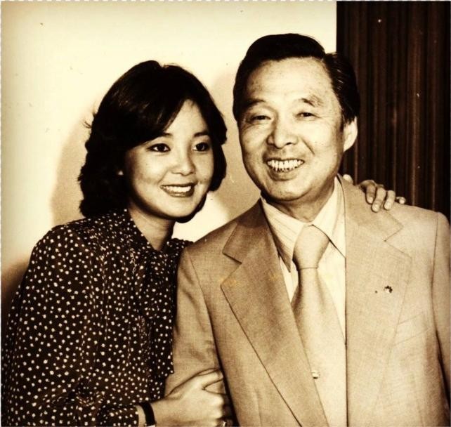 Teresa Teng died of illness in 1995 and was buried under the Kuomintang ...