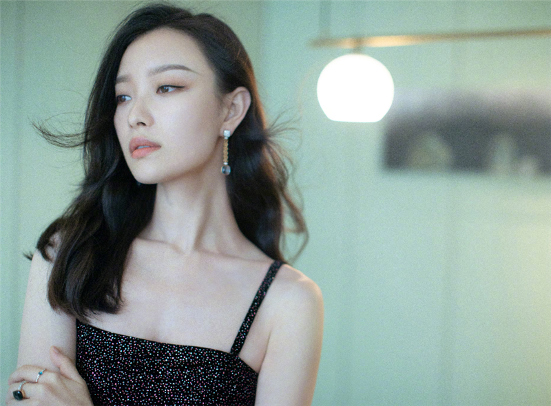 The right-angled shoulder girl's back is fast, 4 sets of exercises are ...