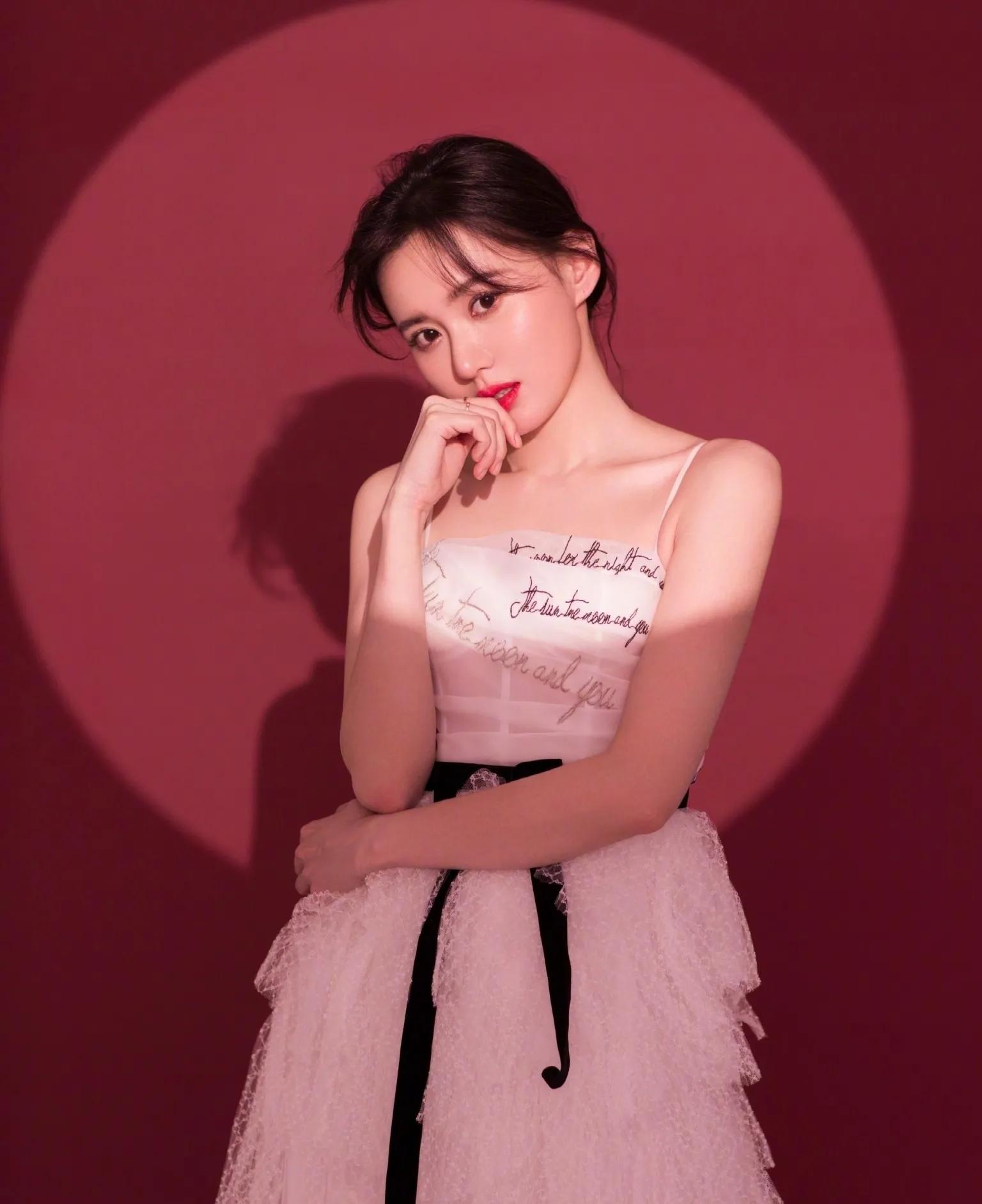 Changeable palette of colorful life Jiang Kaitong - iNEWS