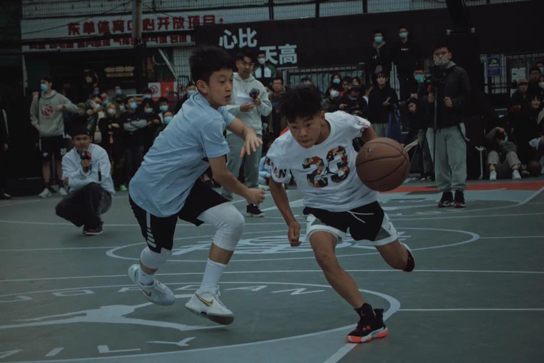 Ten years of Dongdan, you can still give basketball with your left hand ...