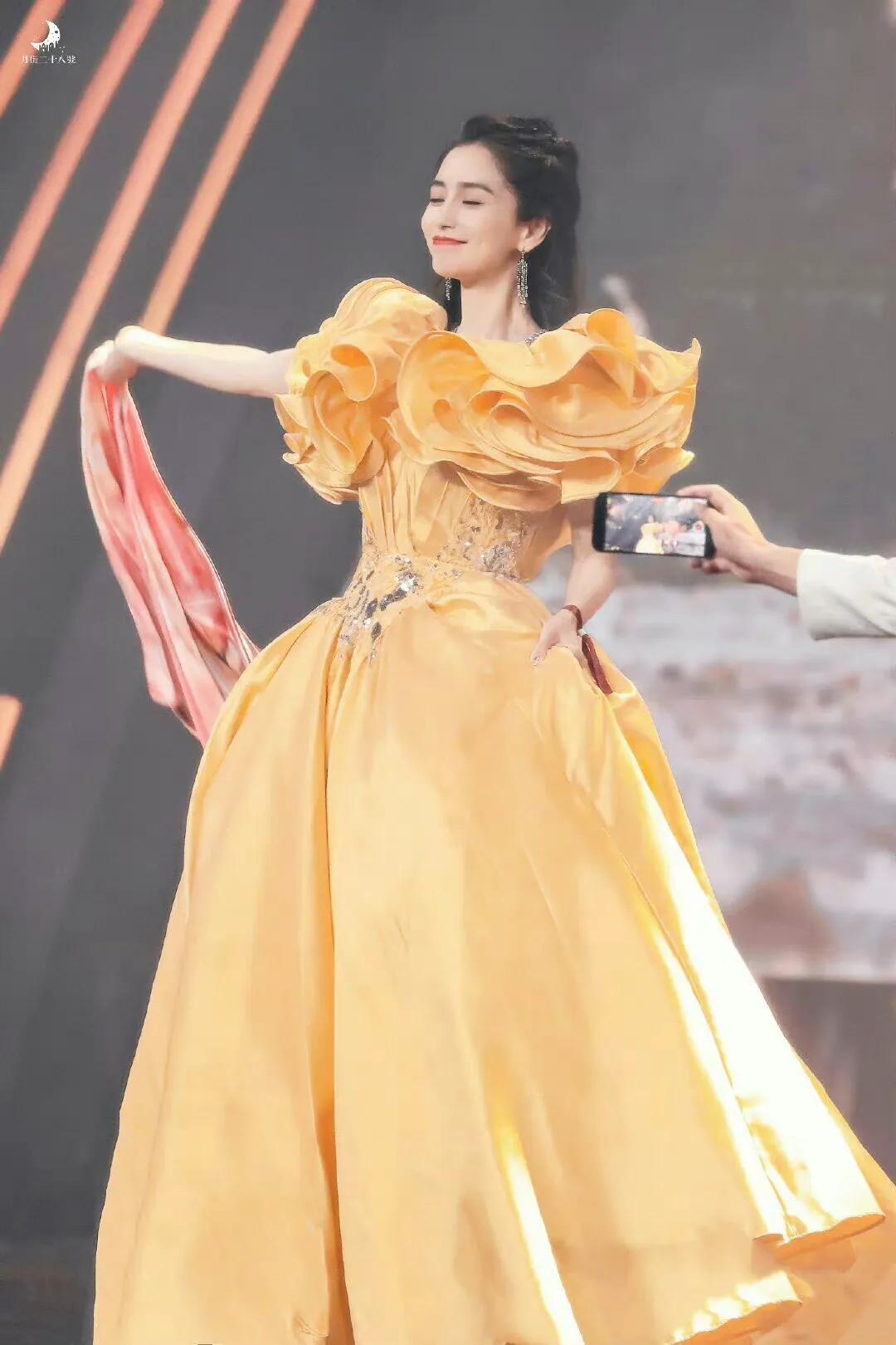 Angelababy, the beautiful mermaid princess - iNEWS