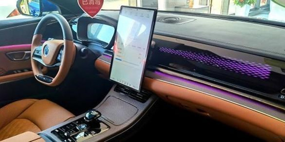 BYD Han's new model is exposed, using aurora blue + golden scale orange ...