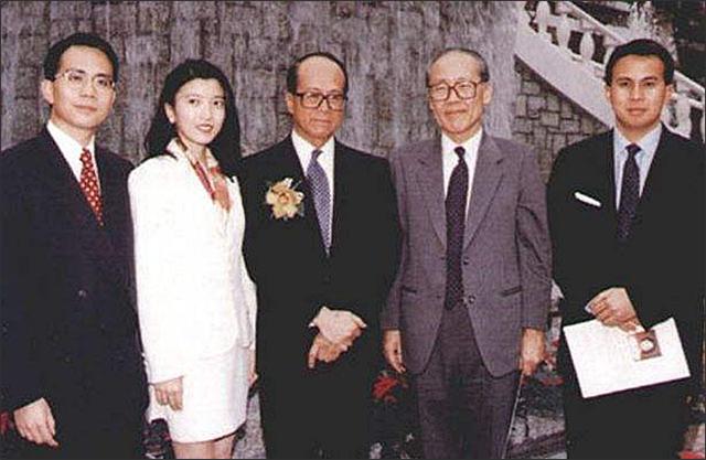 Li Ka-shing's daughter-in-law, Wang Liqiao, gave birth to three ...