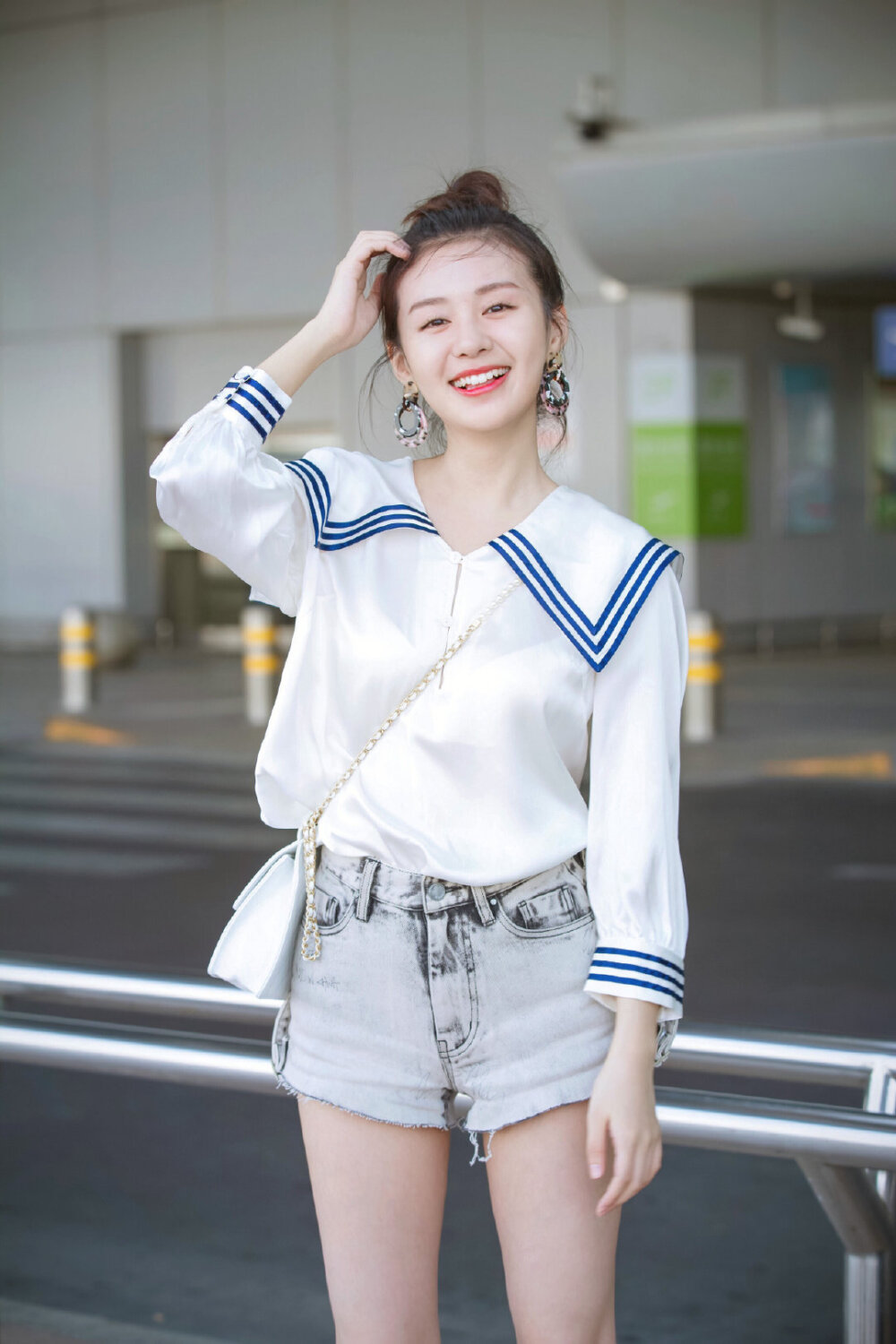 Zheng Hehuizi: Reiki ghost horse, smiles so sweet, cute and pure - iNEWS