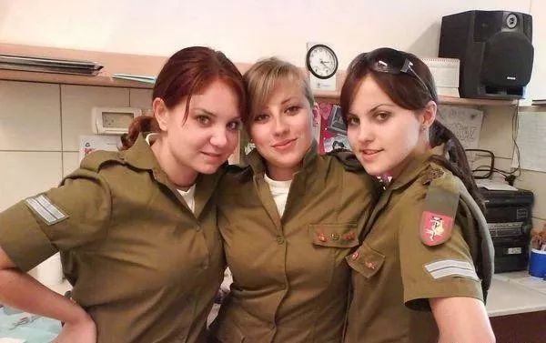 The demeanor of Israeli female soldiers, all beautiful and colorful - iNEWS