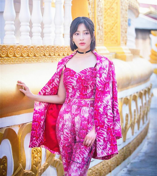 "Wan Yan Goddess" Gan Tingting's stunning portrait, wearing butterfly ...