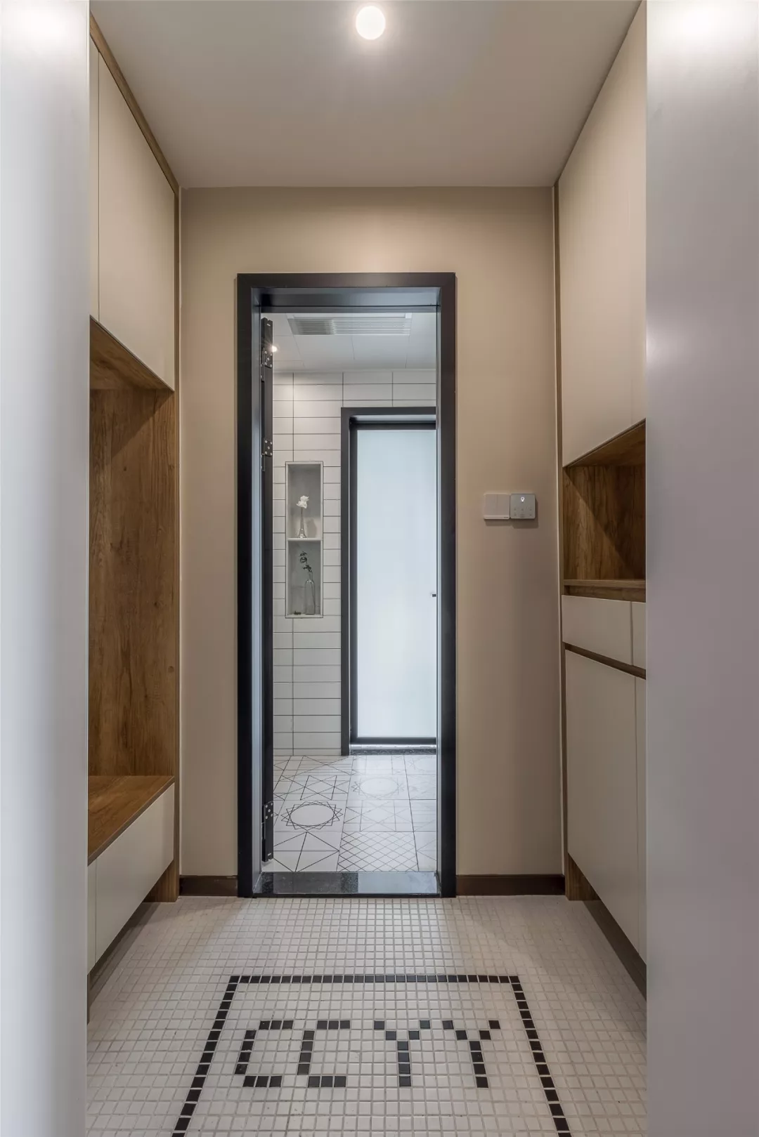 96 square meters modern and simple, with a corridor + bathroom beside ...