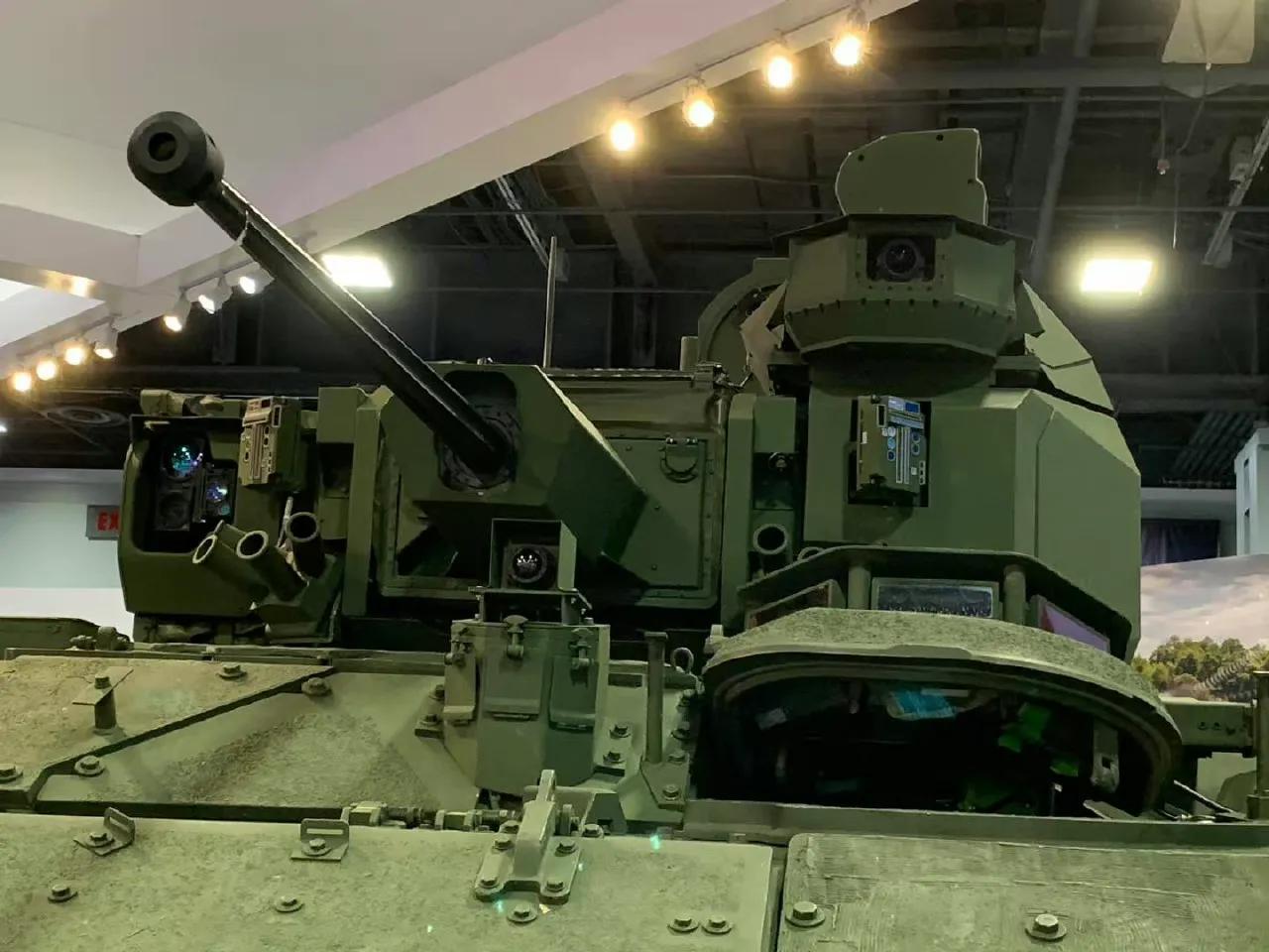 The U.S. Army develops the next generation of "Bradley" tanks, heavy ...