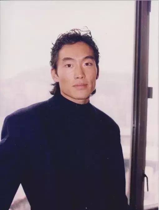 Hong Kong actor Zheng Haonan exposes himself to his home. At the age of ...