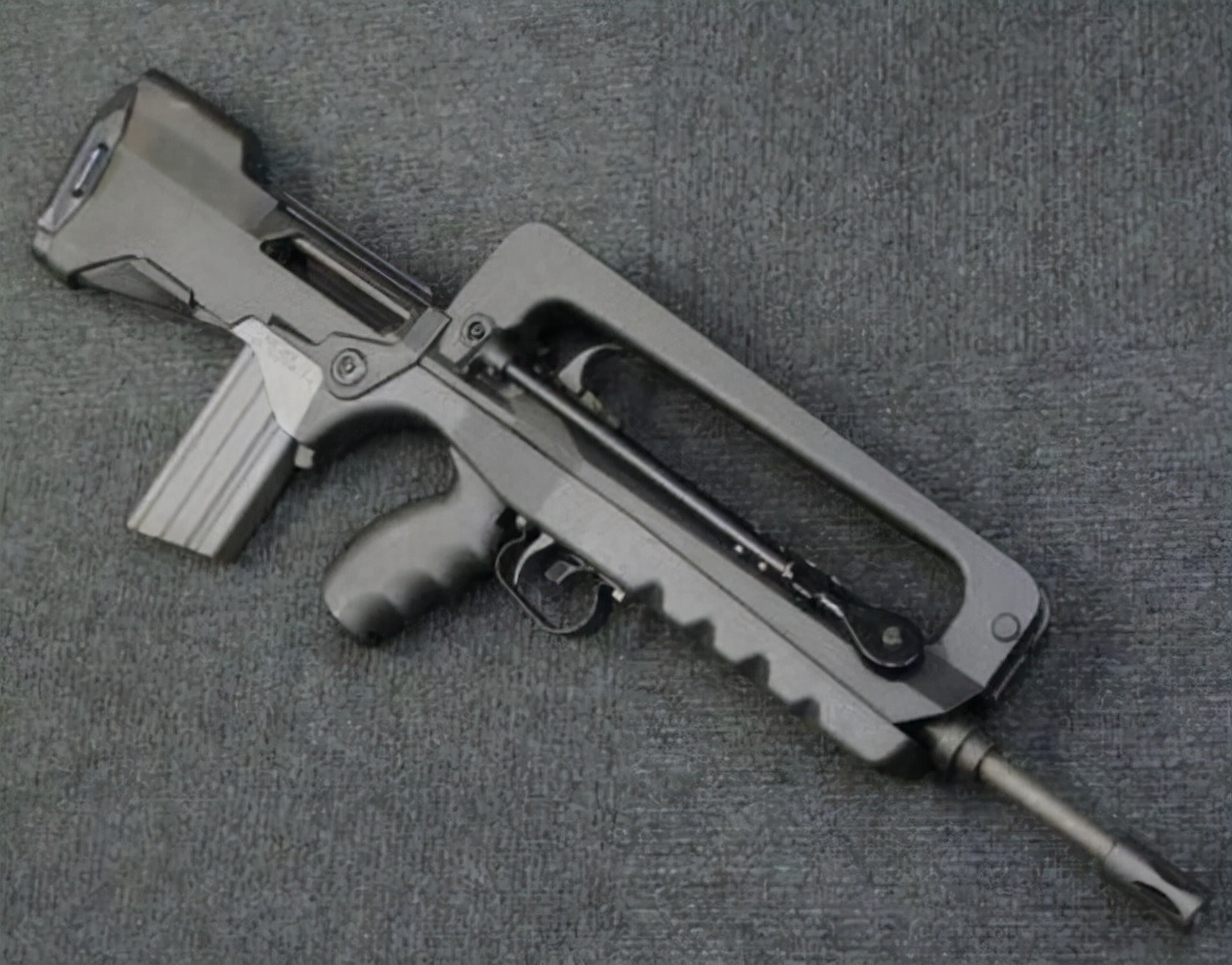 The conscience of Gaul military industry, FAMAS assault rifle - iNEWS