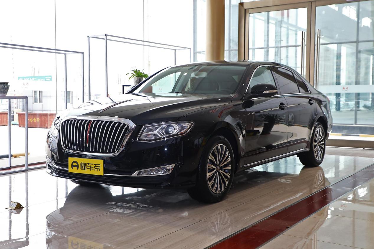 It smells like a Toyota Crown when it drives!Test drive Hongqi H7 ...